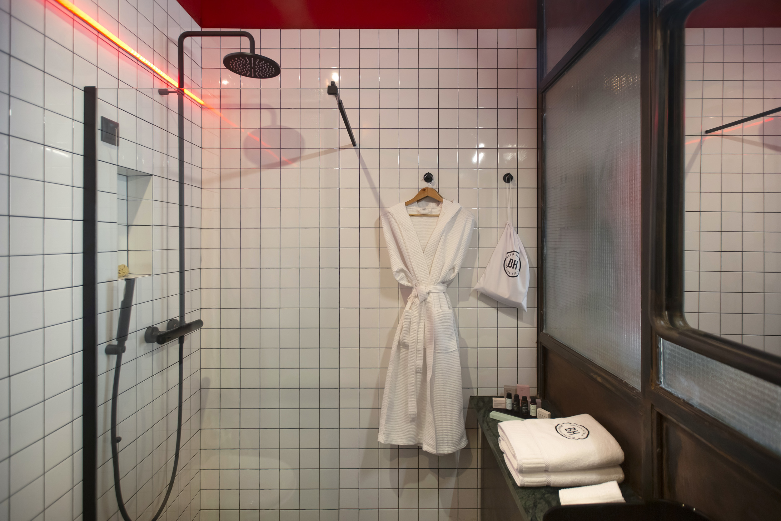 Dave Red Athens | Louisa Nikolaidou Photography